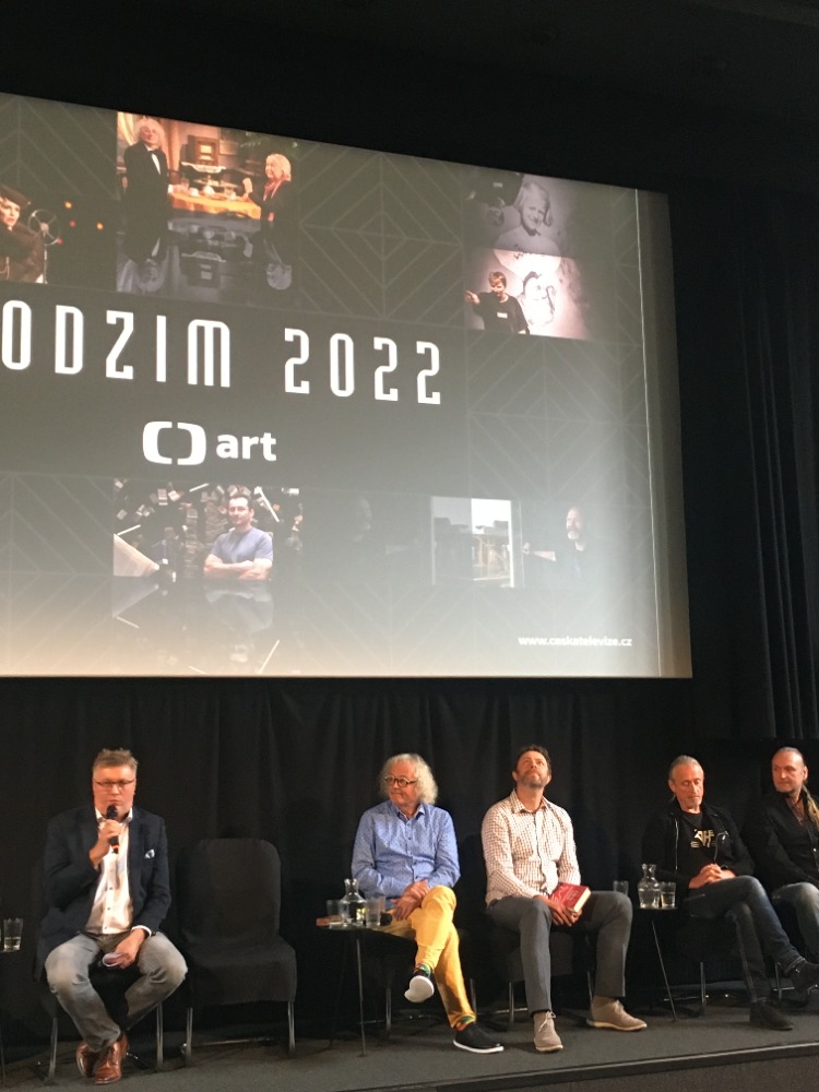 Autumn with CT art in the sign of the first republic, Czech detective ...